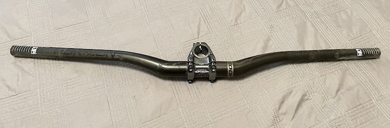 Nukeproof Horizon carbon handlebar with stem For Sale