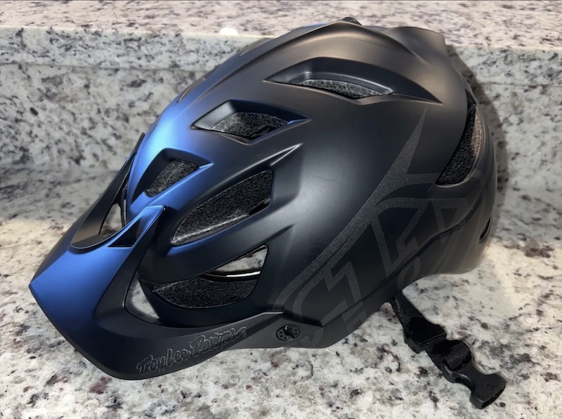 2022 Women’s Troy Lee Designs A1 Helmet With MIPS size XS For Sale