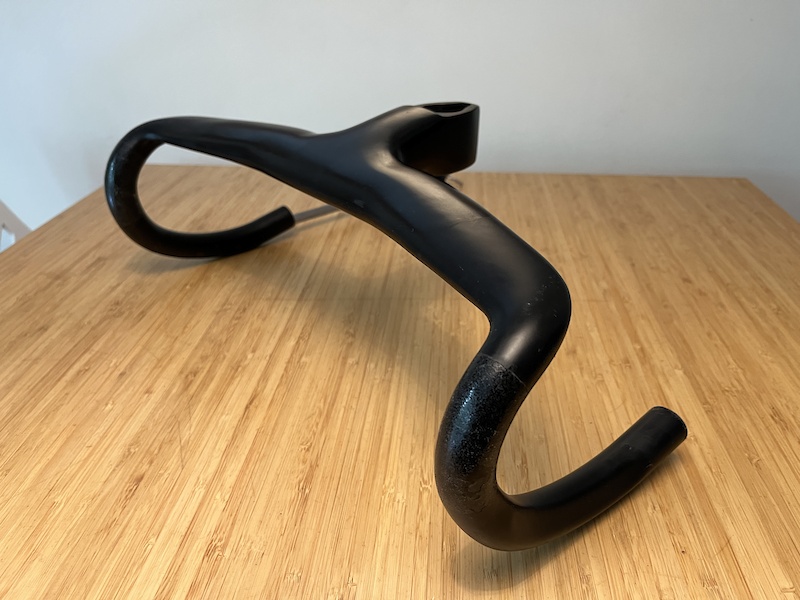 Integrated aero carbon handlebars 400mm/90mm For Sale