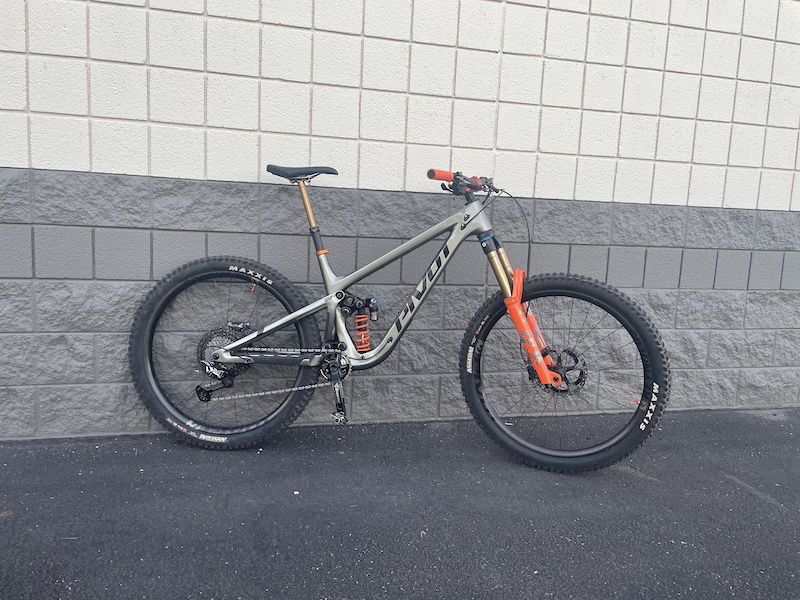 2022 Large Pivot Firebird XTR Carbon Reynolds For Sale