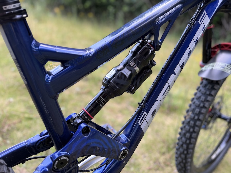 2022 identiti mettle size s frame and shock For Sale