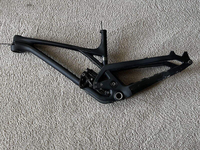 2021 Evil Offering V2 Frame Medium w/new RS shock For Sale