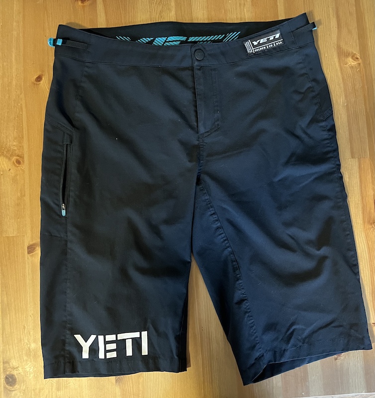 2021 Yeti Cycles Turq Air Shorts - Womens Size L For Sale