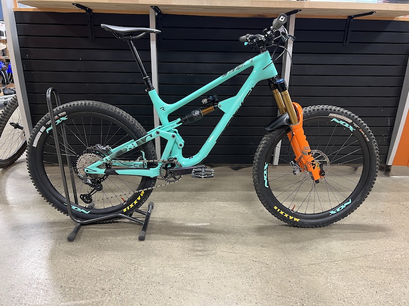 2022 Revel Rail 27.5 Mint Large Custom Build For Sale
