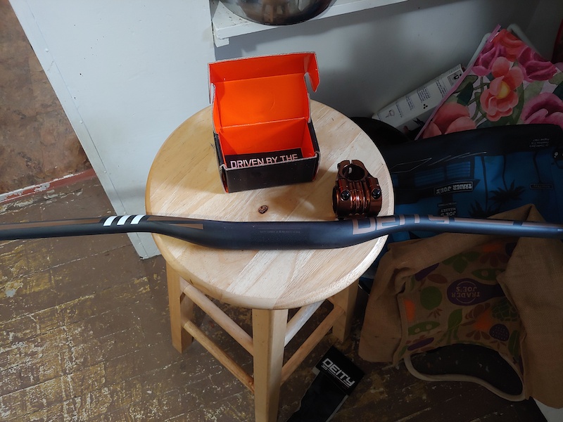 2021 Deity bar and stem, carbon! For Sale