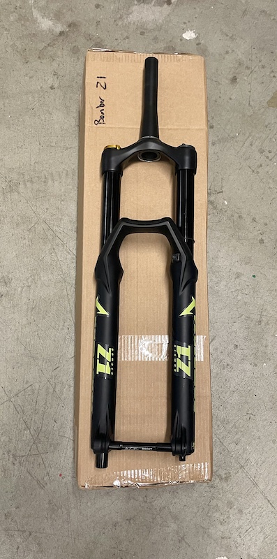 2021 Marzocchi Bomber Z1 180mm 27.5" 44mm Rake Fork For Sale