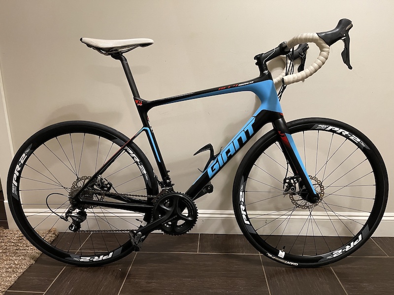 2016 Giant Defy Advanced 1 size M/L For Sale