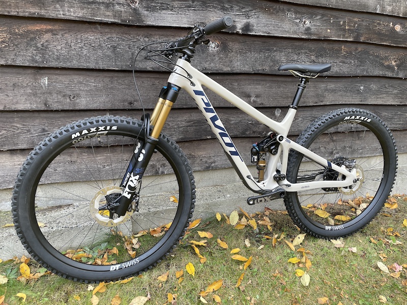 2021 Pivot Switchblade For Sale