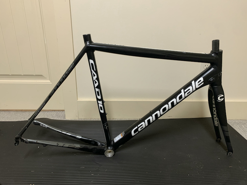 2012 CAAD 10 56cm frameset in Black+White For Sale