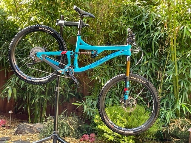 2018 Pivot Mach 6 Carbon Large Excellent Condition! For Sale
