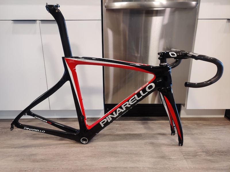 2015 Pinarello Dogma F8 51.5 frameset + handlebar For Sale