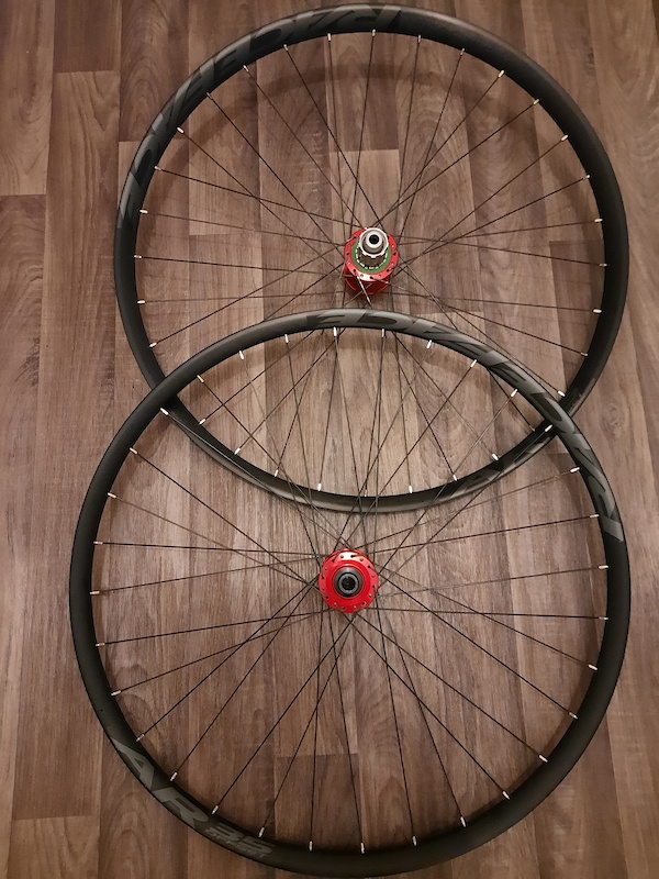 Raceface AR 35 New on Hope Pro 4 hubs boost 29er For Sale