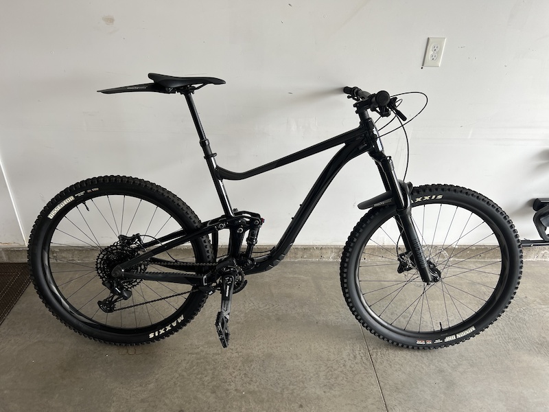 2021 Giant Trance X XL Frame 29” Rims. Brand New For Sale