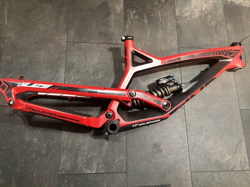2016 YT Tues CF Medium Downhill Frame For Sale