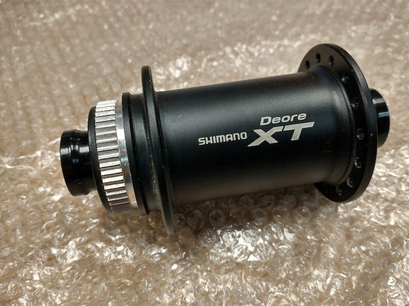 XT front hub 15mm For Sale