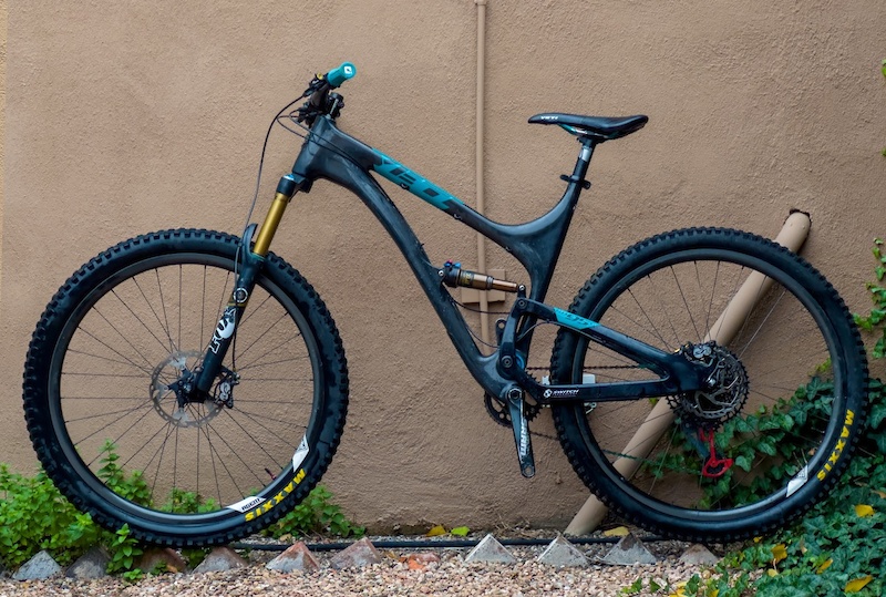 Yeti SB95C with carbon wheels, XL For Sale