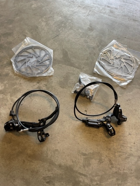 2018 SRAM GUIDE RSC Brakes with Rotors 180mm complete set For Sale