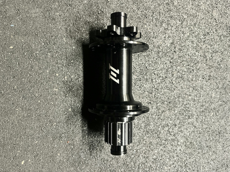 2022 i9 1/1 6 bolt Shimano boost rear hub. 28 hole For Sale