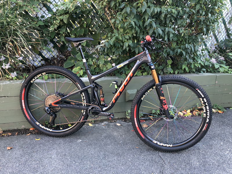 2022 Pivot Mach 4 SL - Team XX1 AXS w/ Maple XCM Wheels For Sale