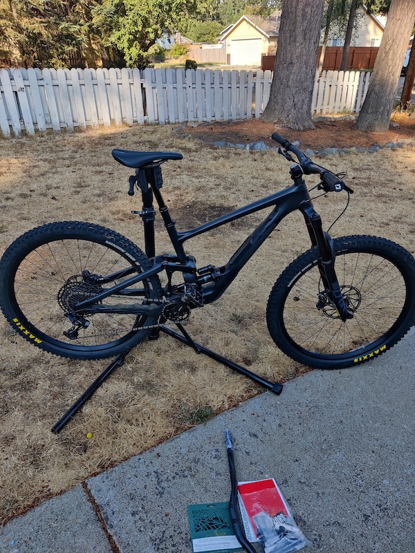 2021 S3 Specialized Enduro Black on Black For Sale