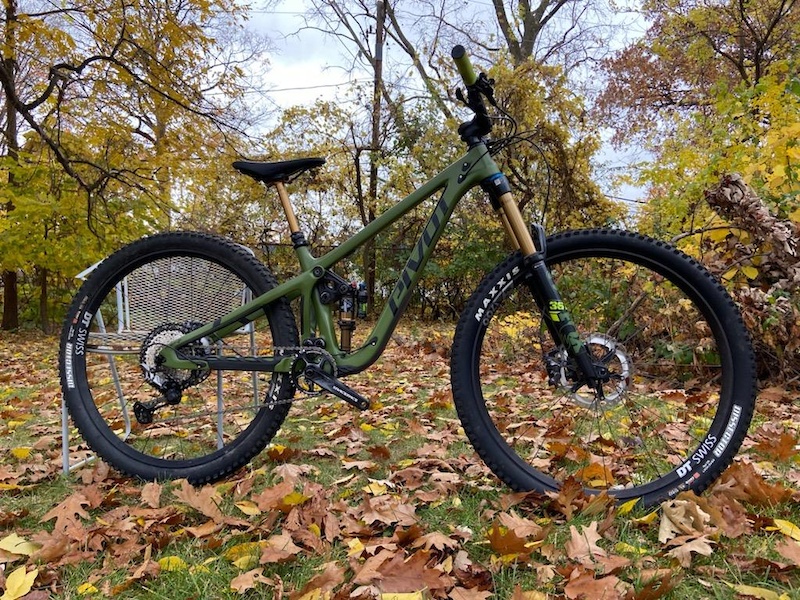 2022 Pivot Switchblade For Sale