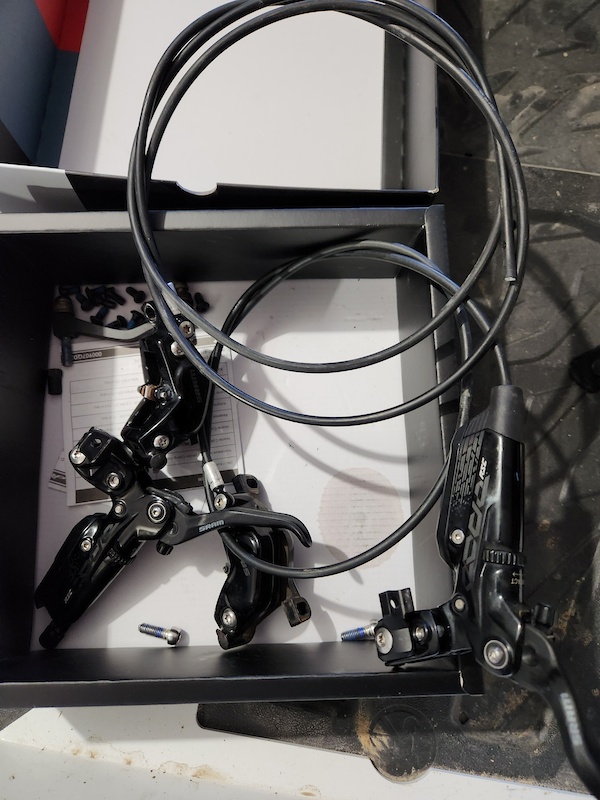 2021 Sram Code RSC W/ 200mm Hs2 rotors and mtx pads For Sale