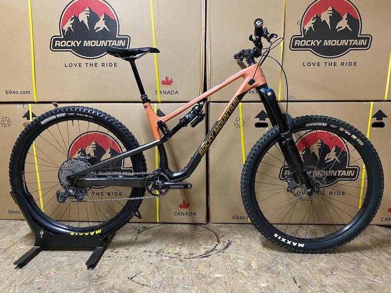 2022 USED Rocky Mountain Altitude C50 G/P 29'' Large #1 For Sale