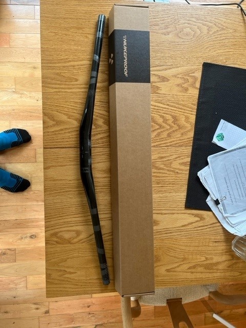 2022 Nukeproof horizon v2 handlebar 800 mm , for 35mm stem For Sale