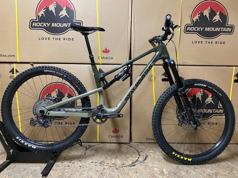 2022 USED Rocky Mountain Altitude C50 (27.5'') Medium For Sale