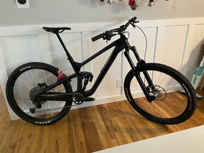2022 Trek Slash Carbon For Sale
