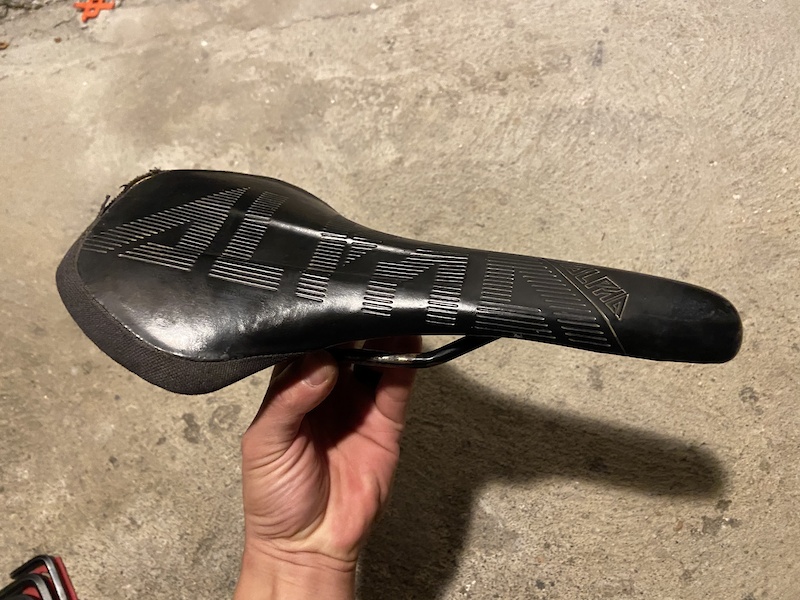 Commencal Ride Alpha saddle with CrMo rails 230g For Sale