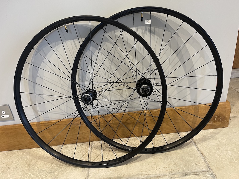 2022 29er wheels - WTB ST Light i27 TCS 2 on, Shimano MT410 For Sale