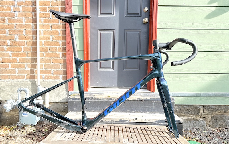 2022 Giant Revolt Advanced M/L frame/fork/extras For Sale