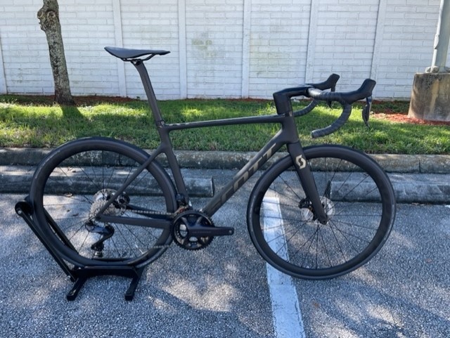 2022 Scott Addict RC 15 Medium 54cm 56cm For Sale