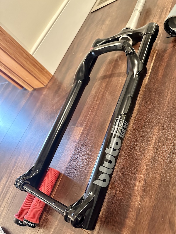 2021 RockShox Bluto 26” /100mm For Sale