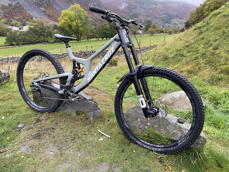 2020 Santa Cruz V10 CC XL 29er Ohlins For Sale