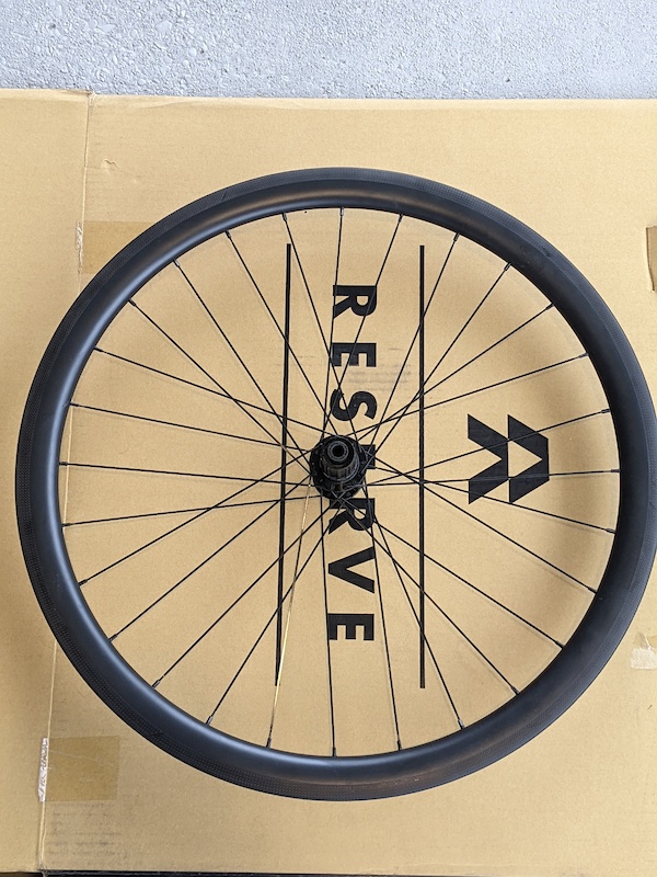 Vision Metron 40 Ltd thru axle carbon disc wheelset For Sale