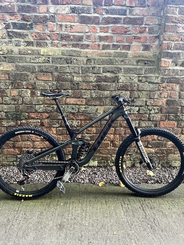 2021 Trek Slash 9.8 Carbon M/L For Sale