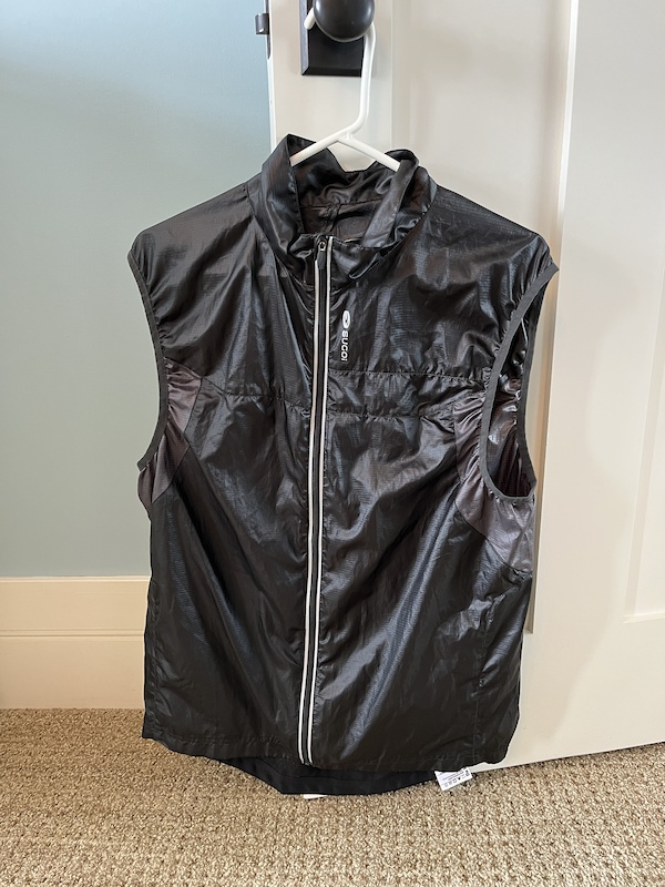 Sugoi superlight vest For Sale