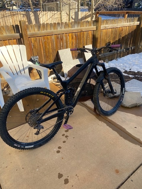 Trek Slash 9.8, Large - Carbon Fiber Frame. For Sale