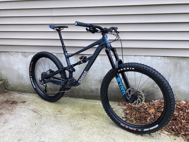 2021 Specialized Status 140 S3 Custom Build For Sale