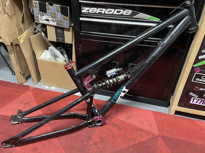 DMR Bolt hardcore steel frame, Fox Van R coil shock For Sale