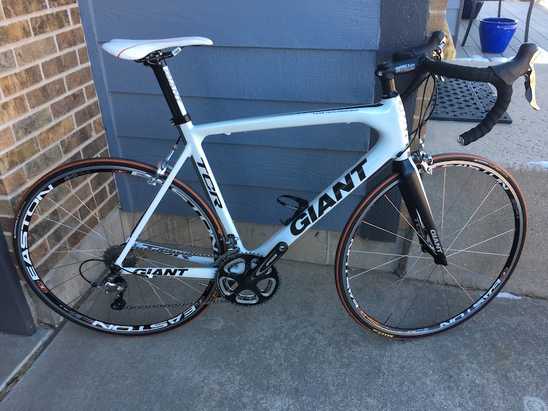 2011 Giant TCR Advanced carbon road bike 16 lbs For Sale
