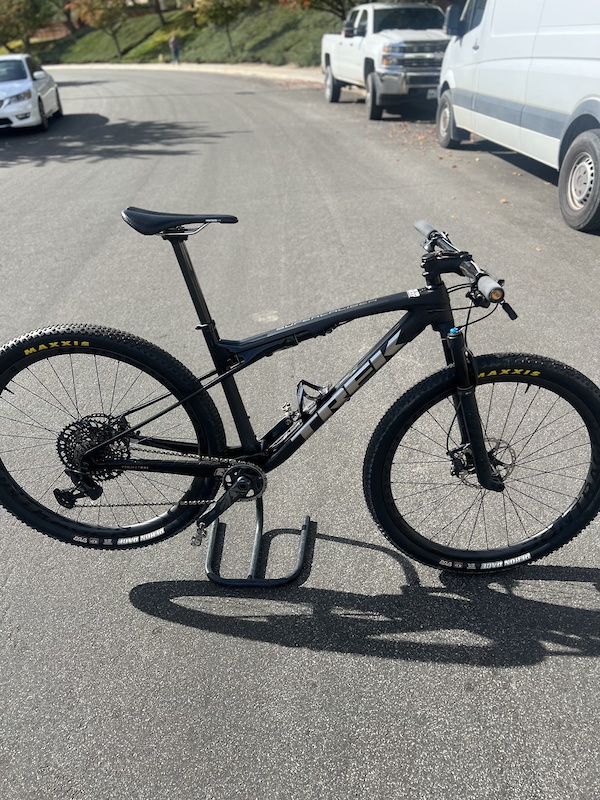 2022 Large trek supercaliber 9.8 For Sale
