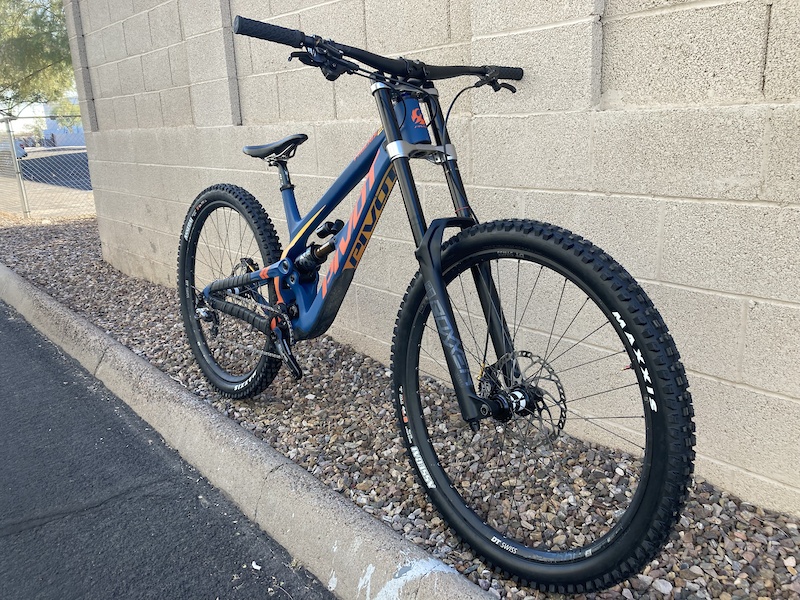 2021 Pivot Phoenix 29 For Sale