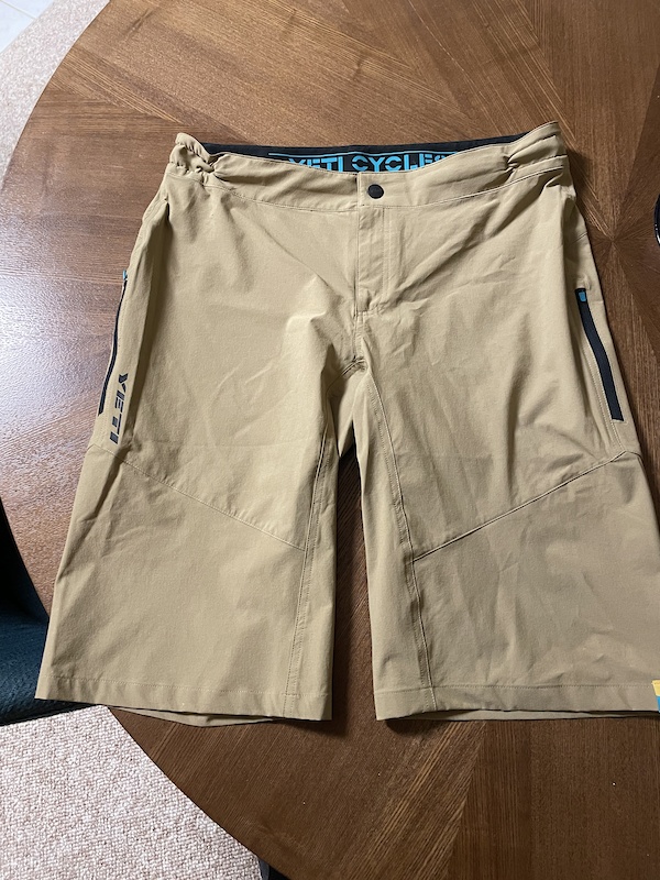 2022 Yeti Mason MTB shorts-Large For Sale