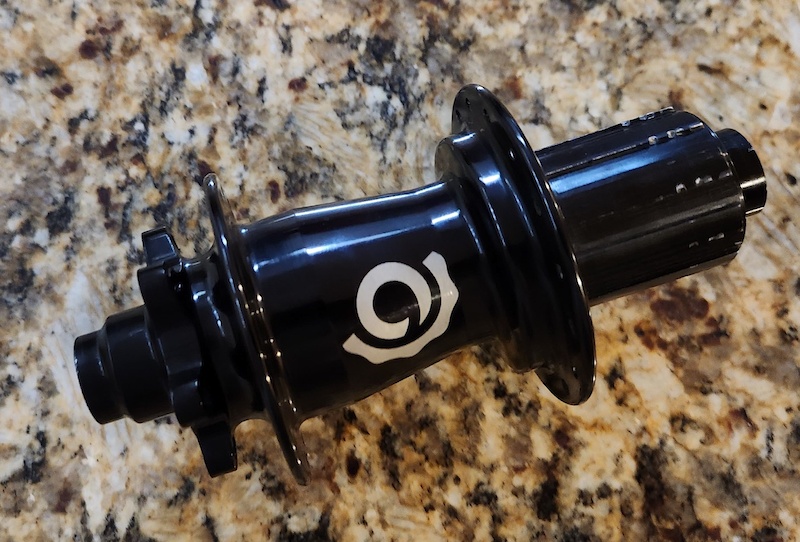 Black I-9 Torch rear hub, HG, 142x12, 6-bolt For Sale