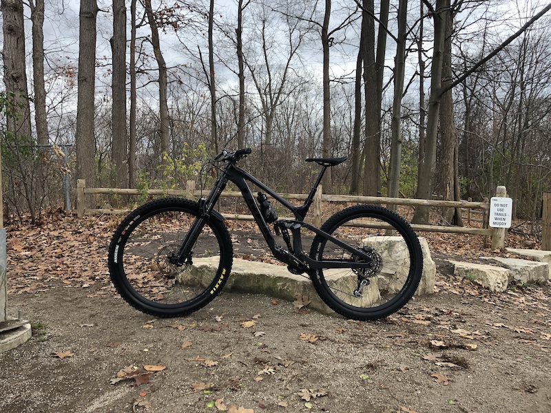 2022 Trek Slash 9.8 GX - Medium For Sale