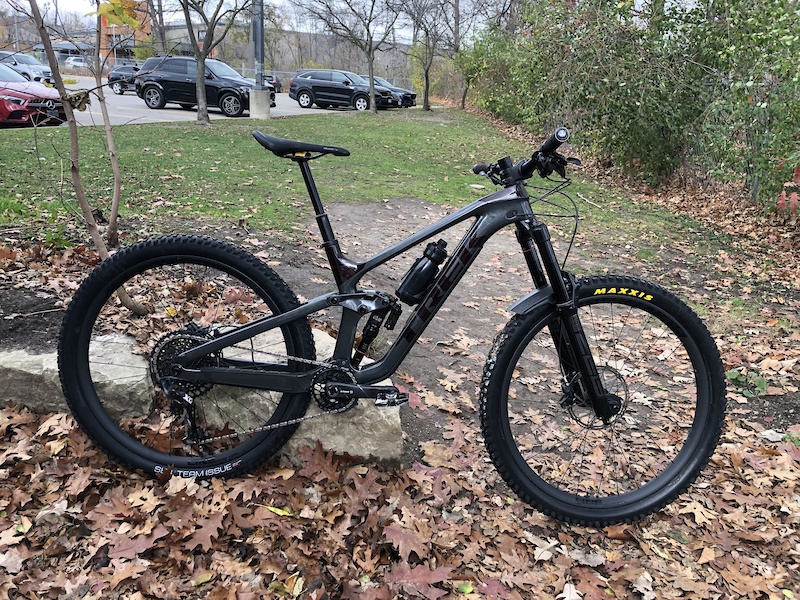 2022 Trek Slash - Lithium Grey Carbon - Medium For Sale
