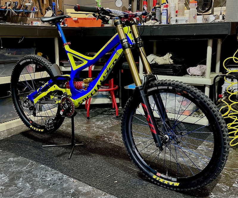 2014 Rare Demo 8 indigo/blue factory, Ohlins Fox40,i9 For Sale